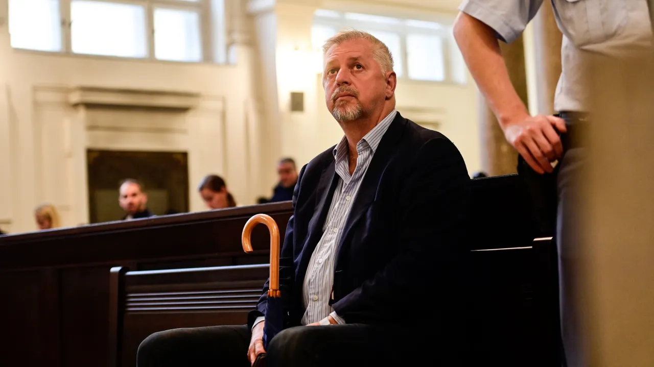 Exhejtman Bendl řekl soudu, že nezaznamenal nátlak ohledně dotace pro ...