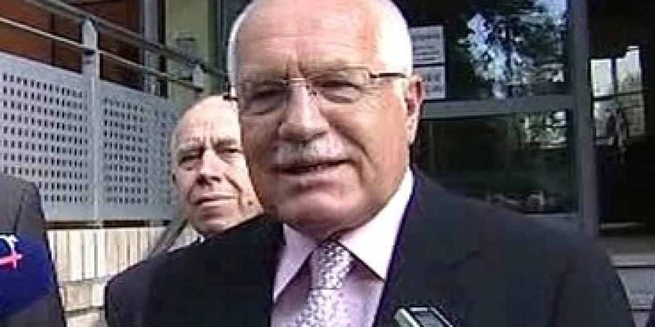 Klaus se postavil za zásah proti kůrovci na Šumavě — ČT24 — Česká televize