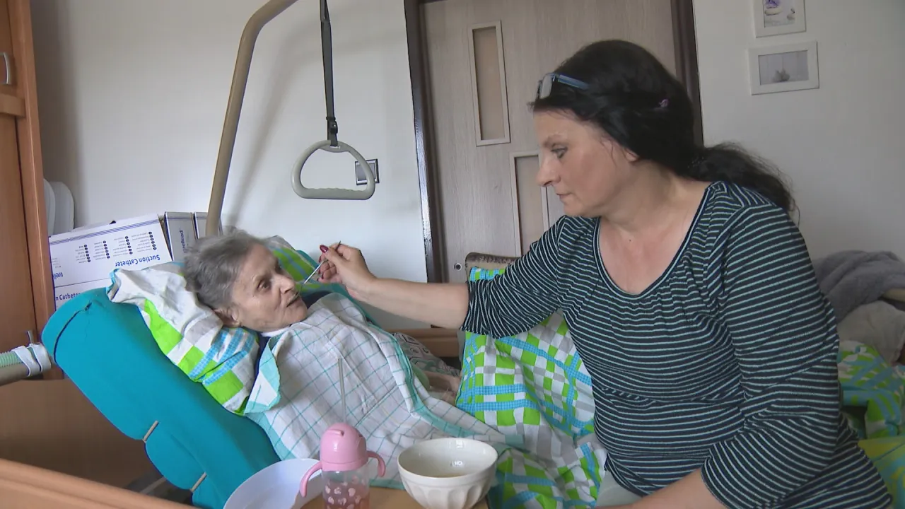 Koalice se pře o navýšení příspěvku na péči pro 86 tisíc lidí, STAN se ...