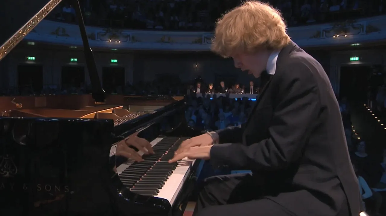 Eurovizní soutěž mladých vyhrál ruský pianista Ivan Bessonov — ČT24 ...