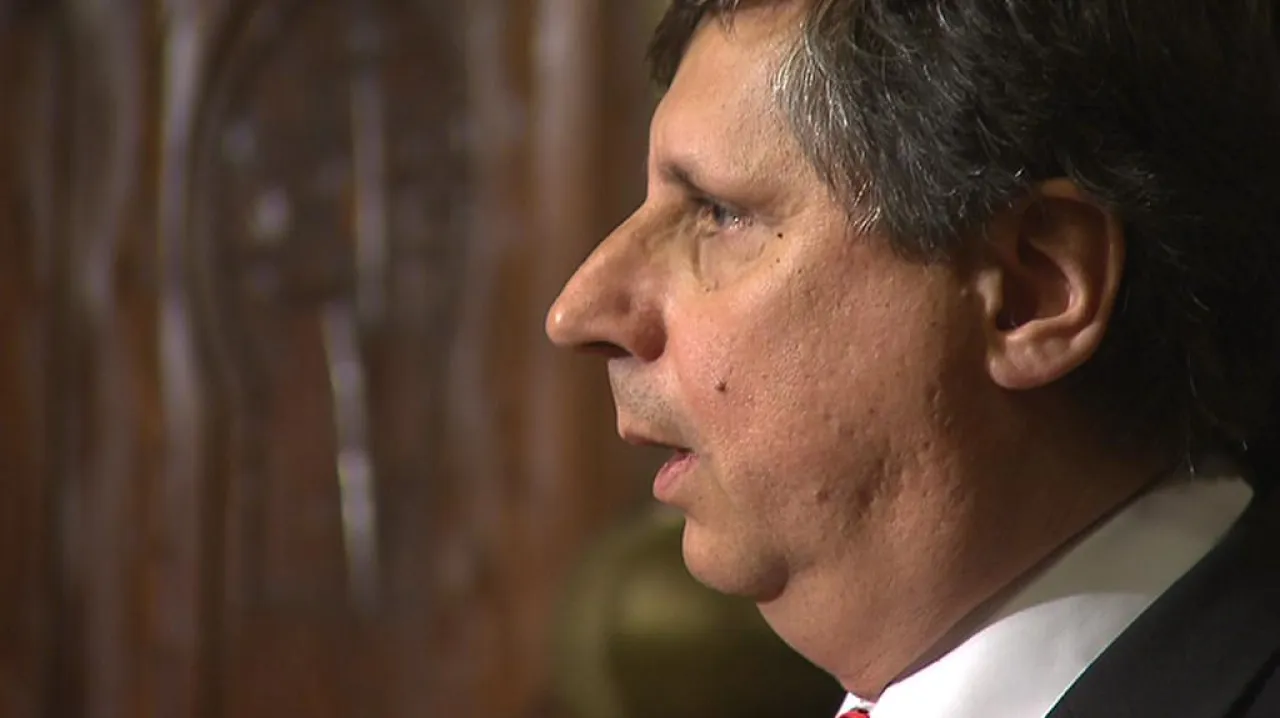 Expremiér Fischer potvrdil kandidaturu na prezidenta — ČT24 — Česká ...