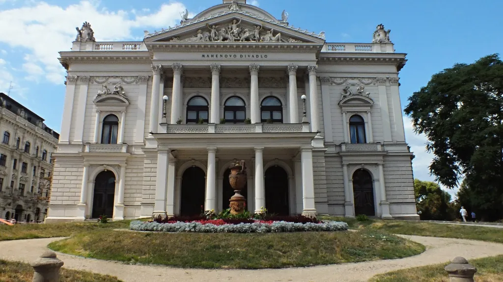 Národní divadlo a Filharmonie Brno měly loni dluh přes 10 milionů korun ...