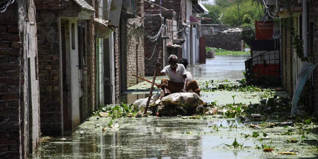 Povodně v Pákistánu zasáhly desítky milionů obyvatel. Déšť neustane ...
