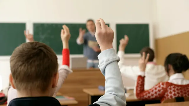 Inkluze po dvou dekádách leckde drhne — ČT24 — Česká televize