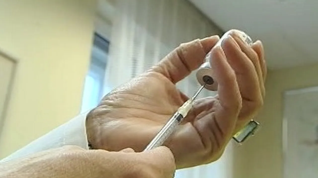 Lidé důležití pro chod státu budou očkováni proti prasečí chřipce ...