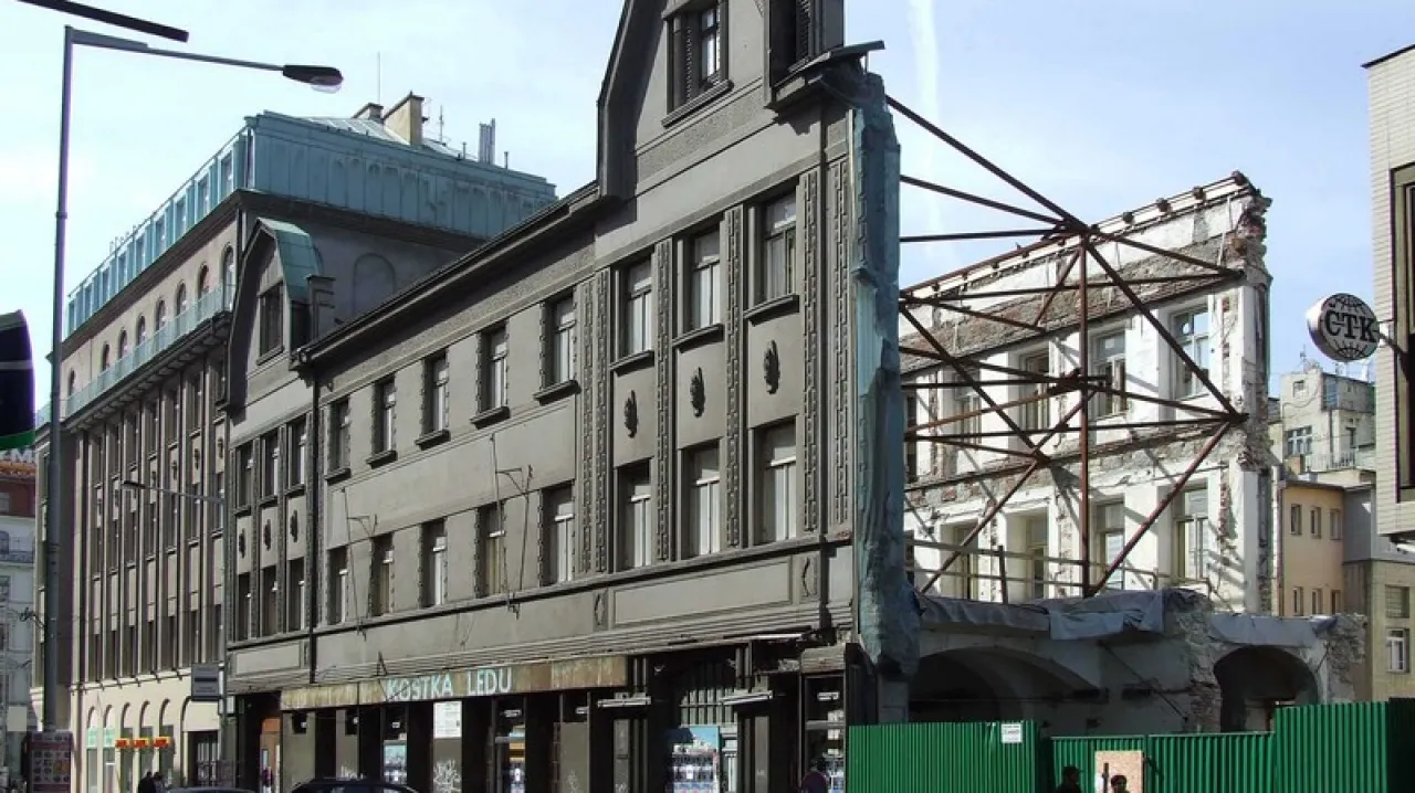 Skleněné monstrum na Václaváku nebude — ČT24 — Česká televize