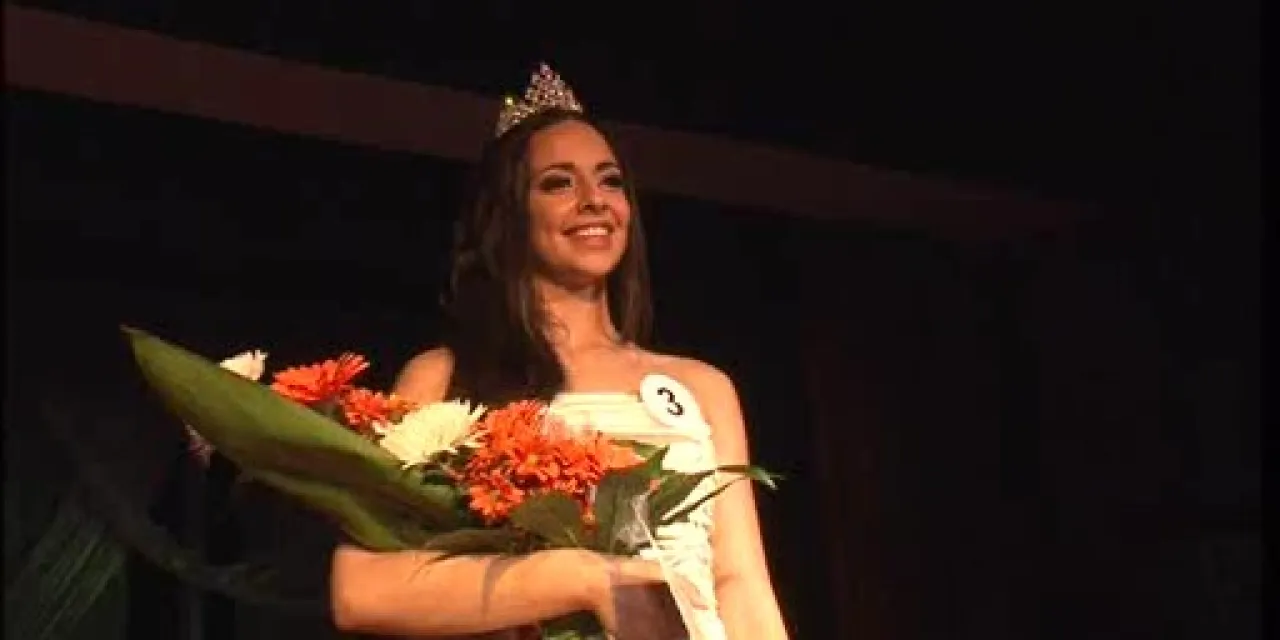Miss Roma ČR 2011 se stala studentka Miroslava Pikolová z Prahy — ČT24 ...