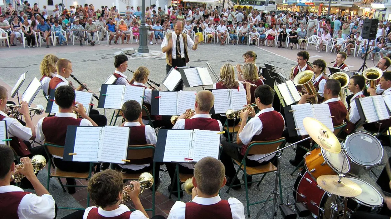 AVÍZO: Tachovští muzikanti zahájí doma městské slavnosti — ČT24 — Česká ...