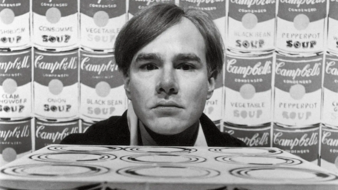 Recenze: Gigant se vším všudy. Osm kilo Andyho Warhola v jedné knize ...