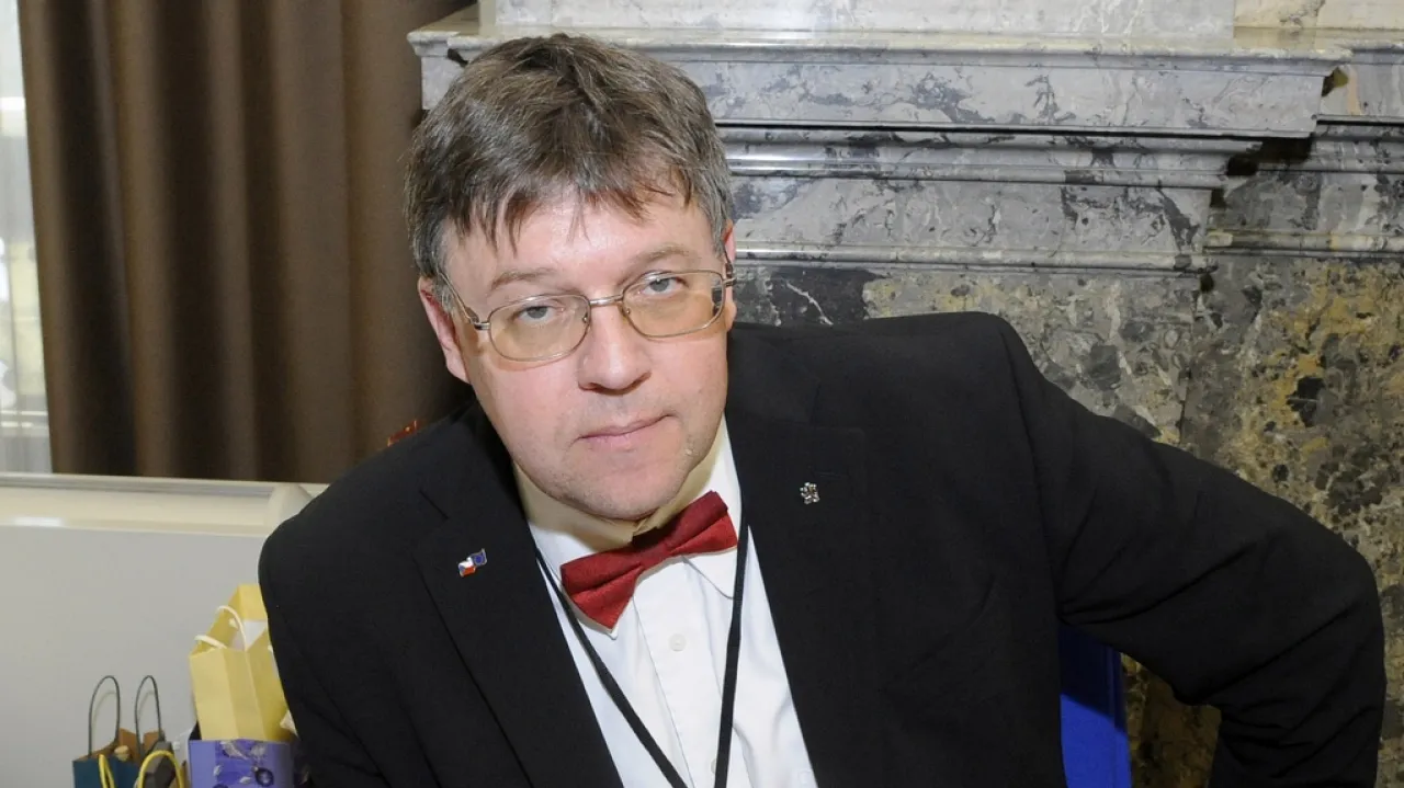 Policie chce obžalovat exvelvyslance v Austrálii Chmiela — ČT24 — Česká ...