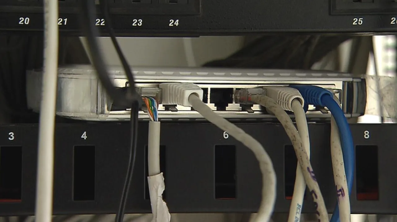 Jak vrátit modem UPC? Na technika nečekejte — ČT24 — Česká televize