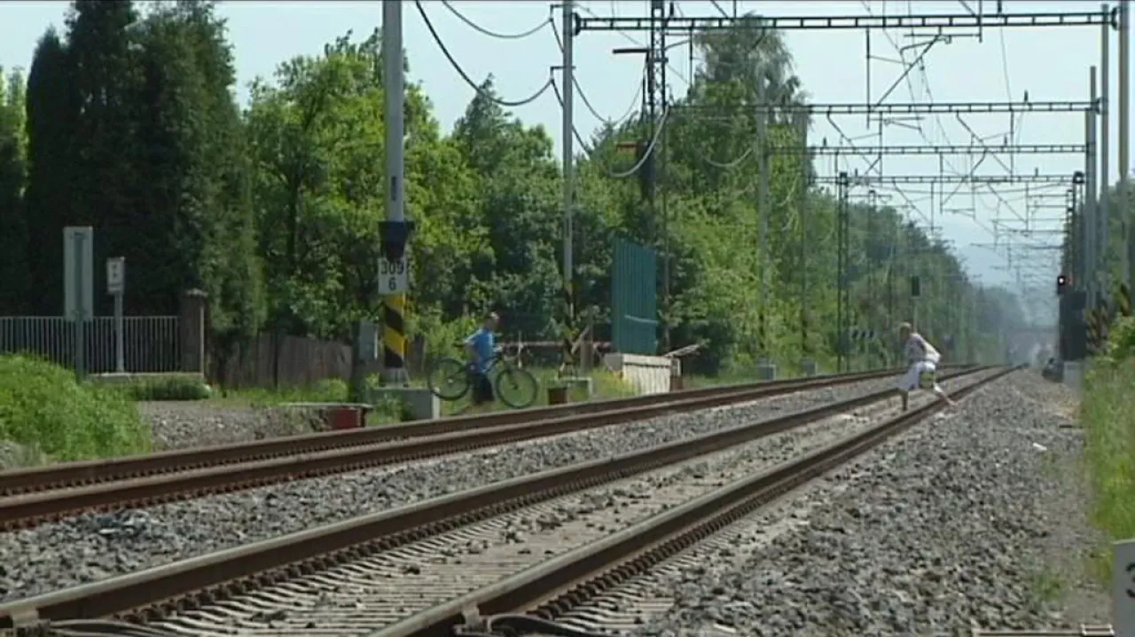 Lidé v Třinci riskují své životy — ČT24 — Česká televize