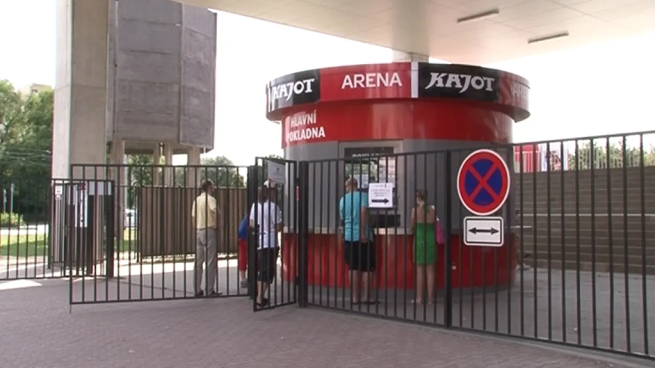 Brno přišlo o Rondo, stadion se teď jmenuje Kajot Arena — ČT24 — Česká ...