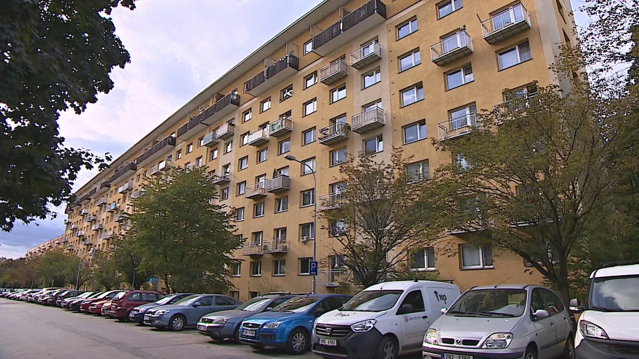 Roste počet Čechů, kteří bydlí v nájmu — ČT24 — Česká televize