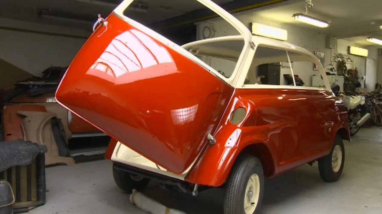 Ve Vaňově se vrací na silnici 55 let staré BMW — ČT24 — Česká televize