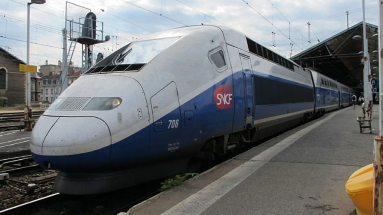 Rychlovlaky TGV podvádějí při dotacích — ČT24 — Česká televize