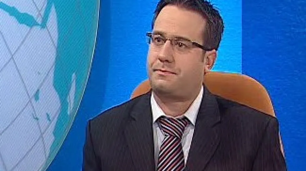 Just: Tlustý chce oslabit Topolánka — ČT24 — Česká televize