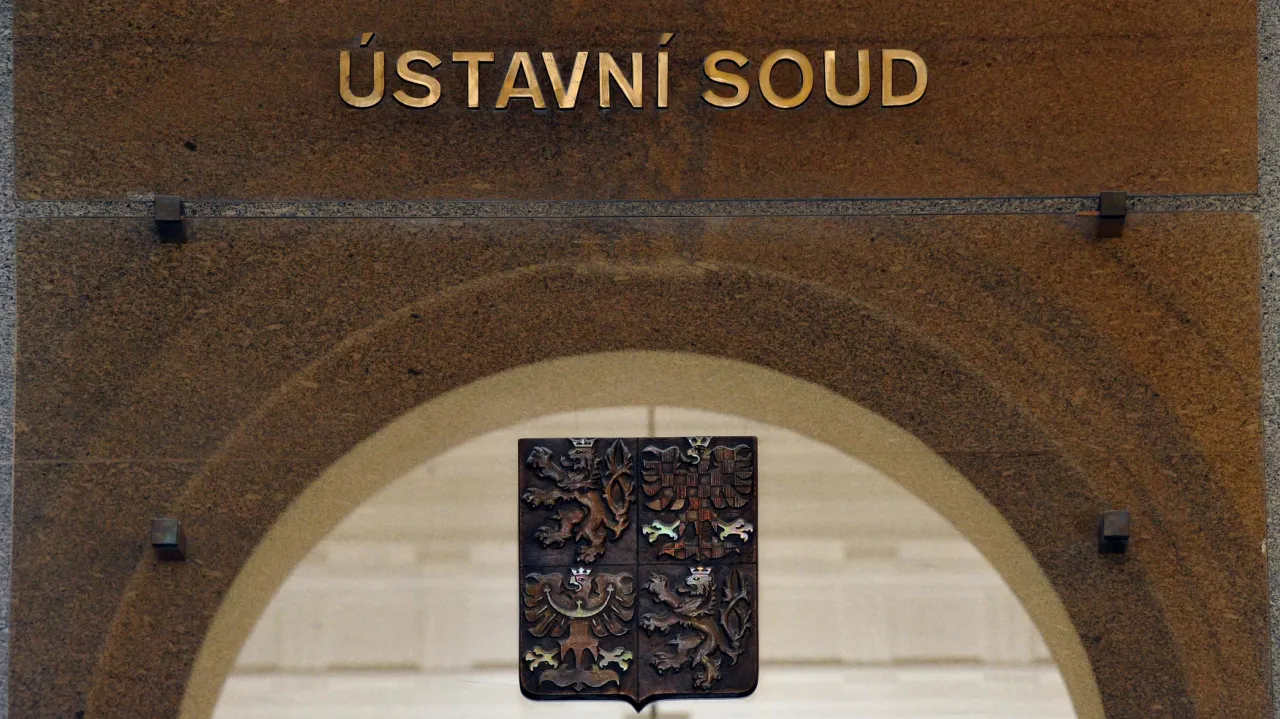 Ústavní soud nařídil policii znovu vyšetřit vykořisťování Vietnamců — ČT24 — Česká televize