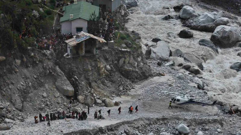 Chmurné vize v Indii: Záplavy mohou vzít až 1000 životů — ČT24 — Česká ...