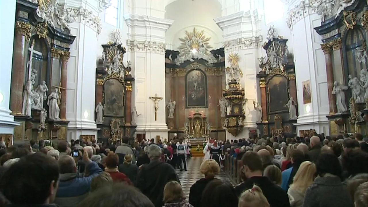 Kostel ve Veselí má nové zvony, město stály 1,5 milionu — ČT24 — Česká televize