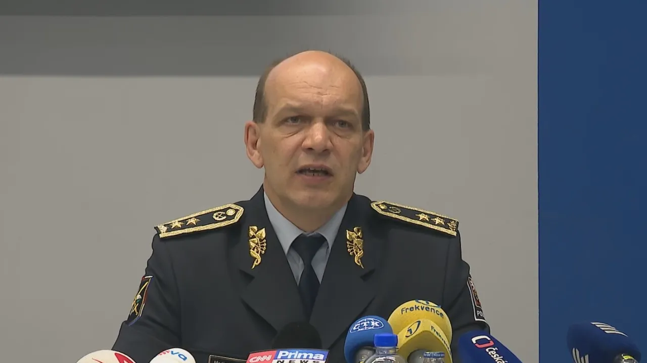 Nový policejní prezident Vondrášek se ujímá funkce, chce udržet zkušené ...