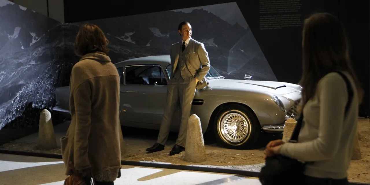 James Bond by obstál před módní policií — ČT24 — Česká televize