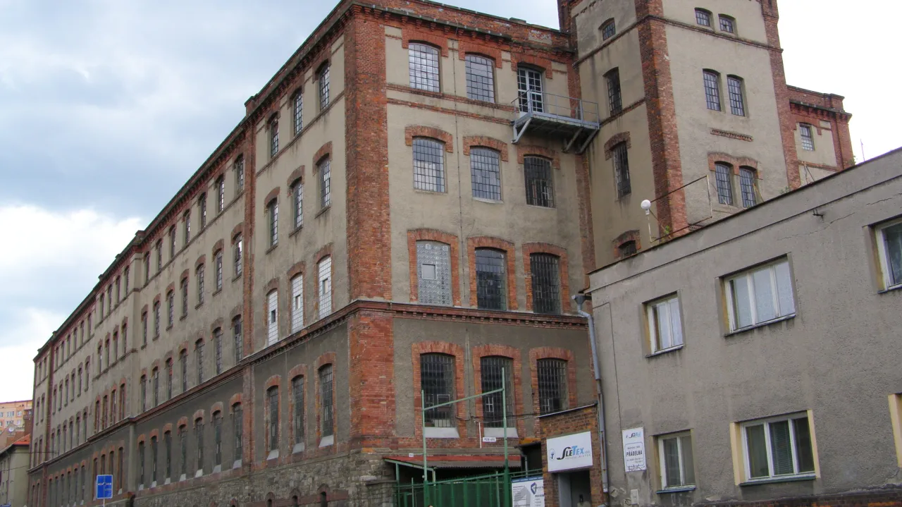 Památkáři bojují za rozsáhlejší ochranu textilek ve Frýdku-Místku ...