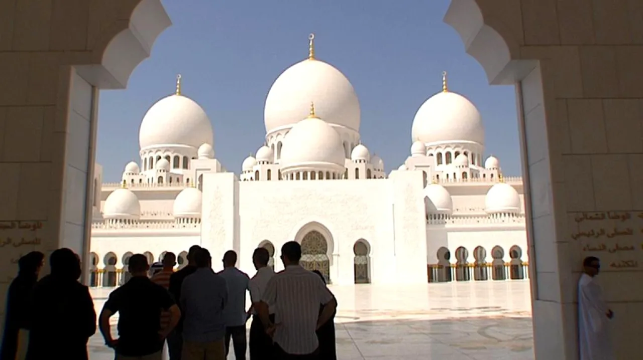 Emiráty ruší pro Česko turistická víza — ČT24 — Česká televize