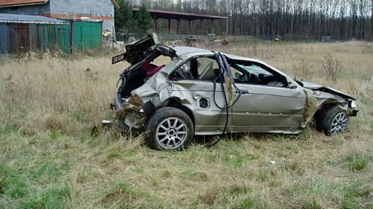 Havárie osobního auta na Kroměřížsku si vyžádala jeden život — ČT24 ...