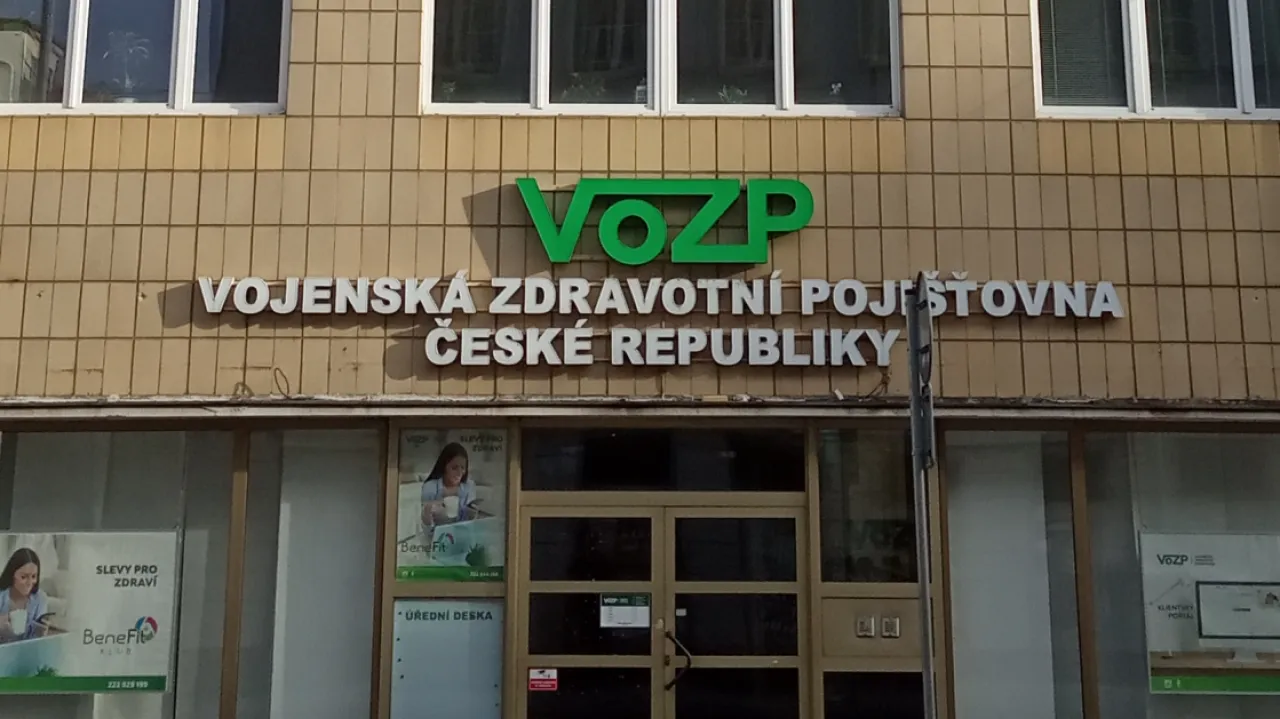 Zadlužená VoZP jedná o sloučení s pojišťovnou ministerstva vnitra, píše Aktuálně.cz — ČT24 ...