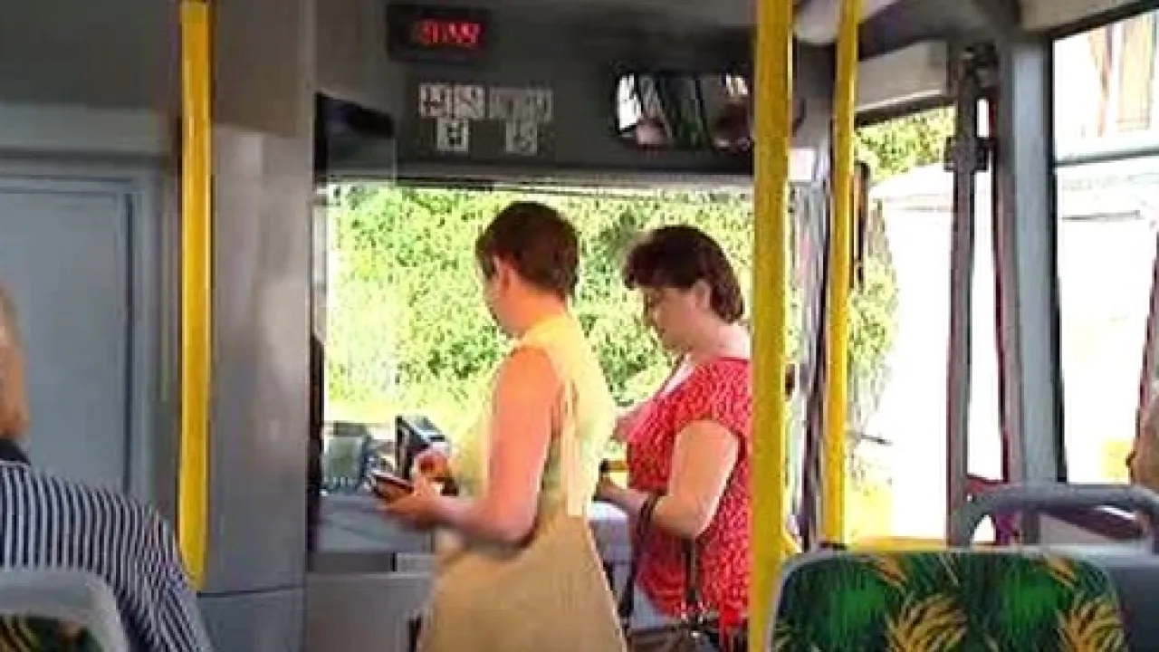 V Hradci Králové zlevní MHD — ČT24 — Česká televize