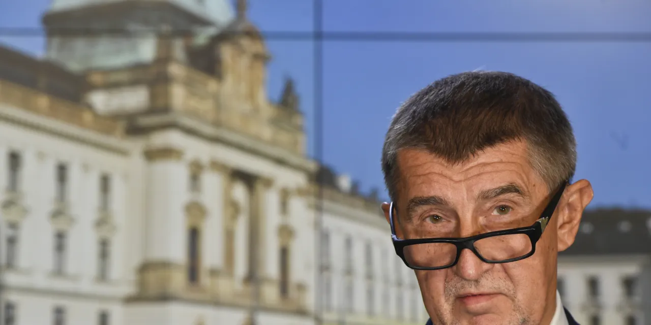 Premiér Babiš poděkoval manželům Protopopovým za péči o syna — ČT24 ...