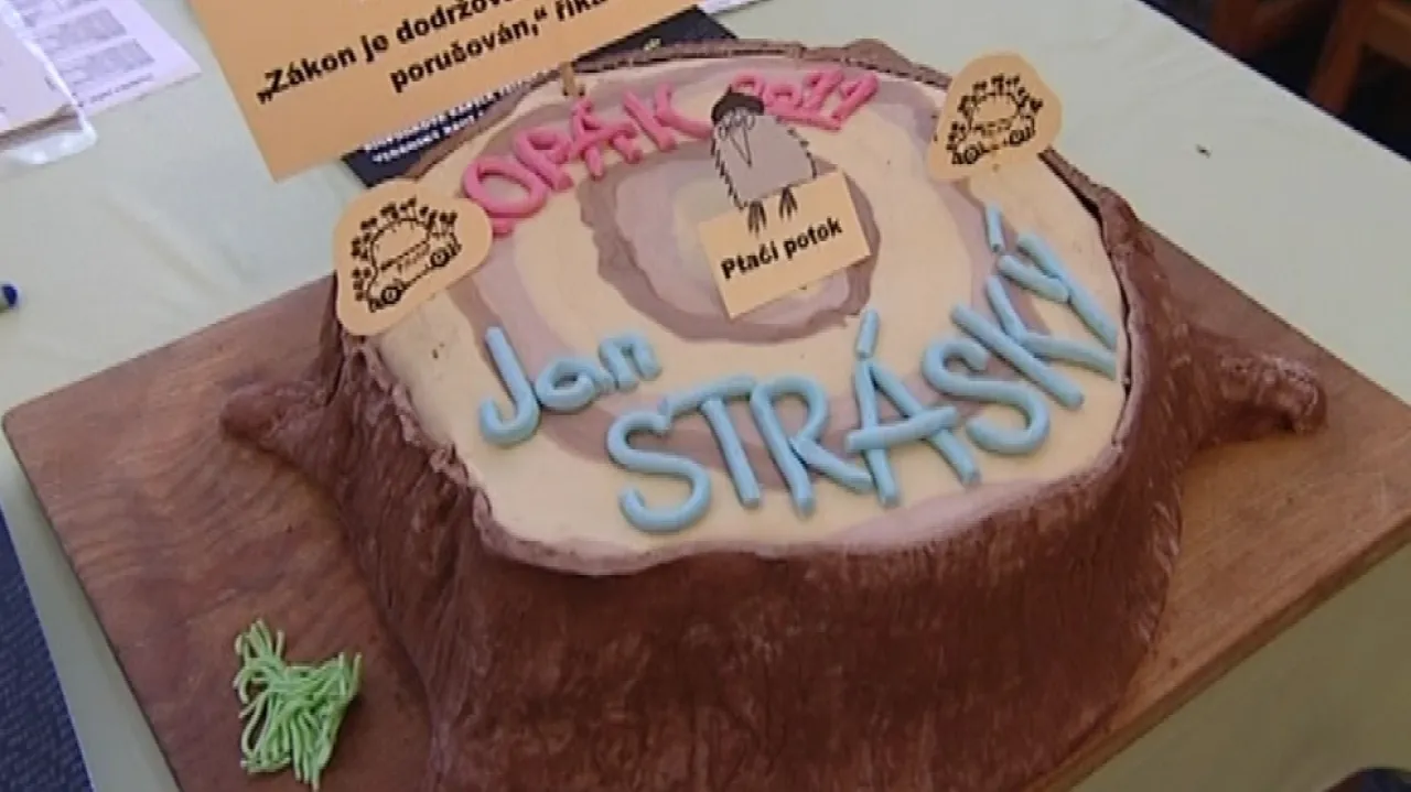 Ropák i Zelená perla putují šéfovi šumavského parku Stráskému — ČT24 ...