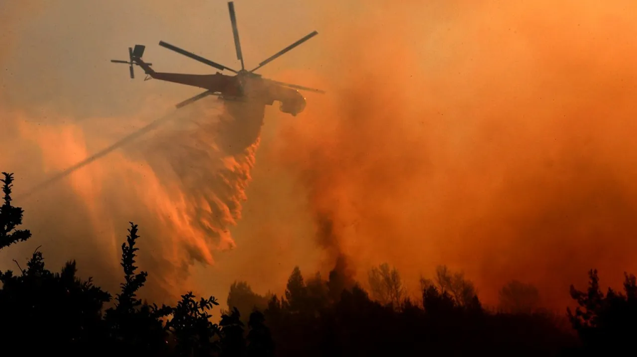 Požáry sužují jih Evropy, na Balkáně nedostatek pitné vody — ČT24 ...