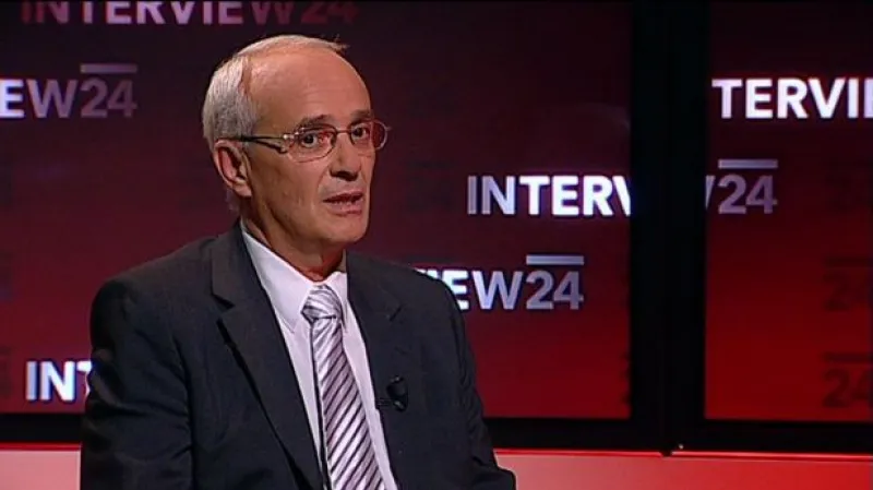Jan Burian: „Ministr špatné informace špatně vyhodnotil“ — ČT24 — Česká ...