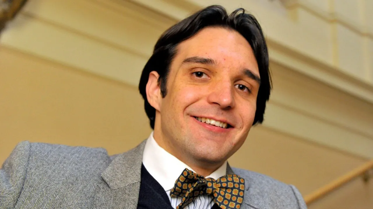 Mozartovský mistr Adam Plachetka zazpívá Figara — ČT24 — Česká televize