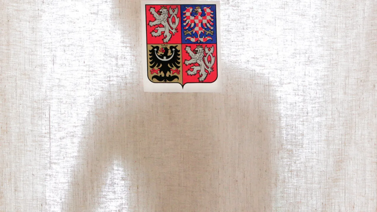 Strany vybírají lídry pro předčasné volby. Jasno mají jen komunisté ...