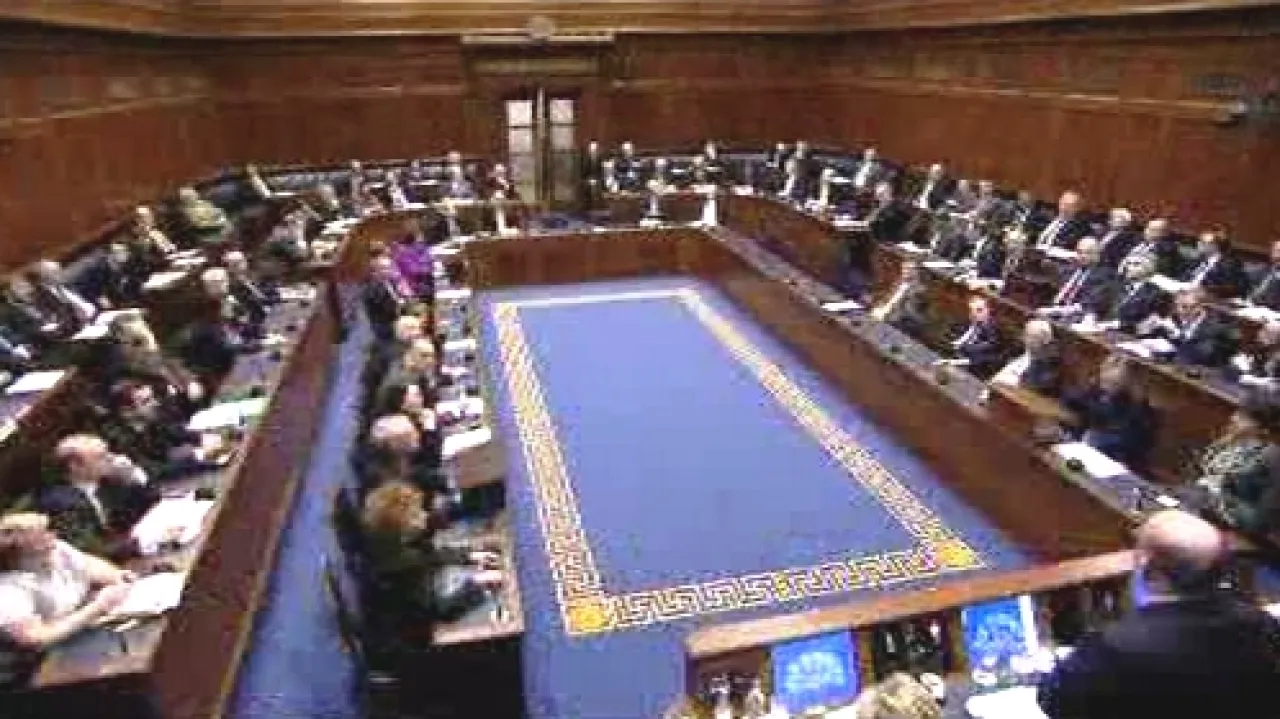 Severoirský parlament schválil historickou dohodu — ČT24 — Česká televize