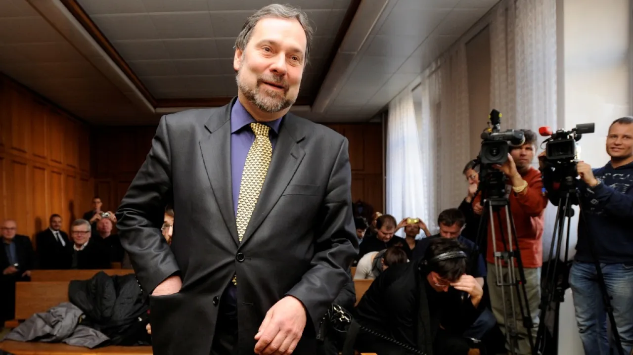 John: Rath je ve vyšetřovací vazbě díky Věcem veřejným — ČT24 — Česká ...