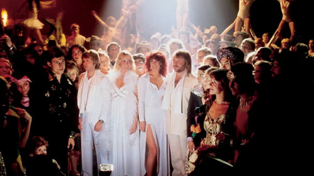 ABBA se po 22 letech sešla na premiéře muzikálu Mamma Mia! — ČT24 ...