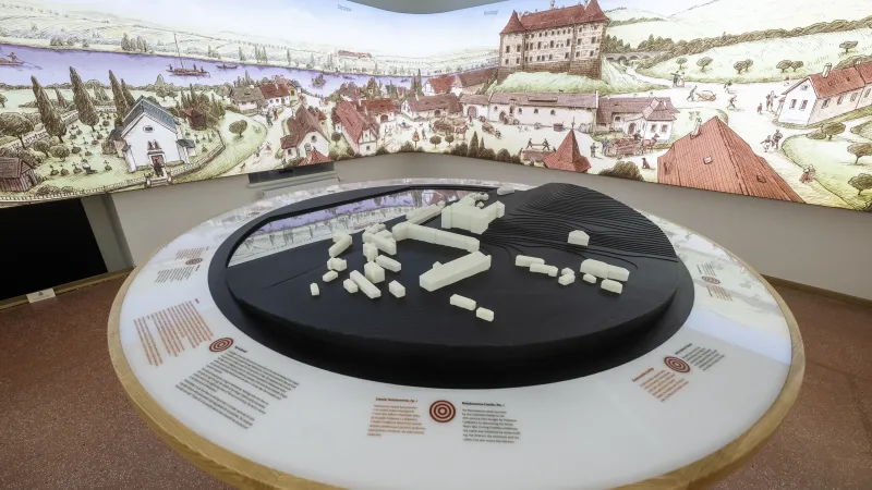 V rodném domě Antonína Dvořáka otevřelo interaktivní muzeum — ČT24 ...