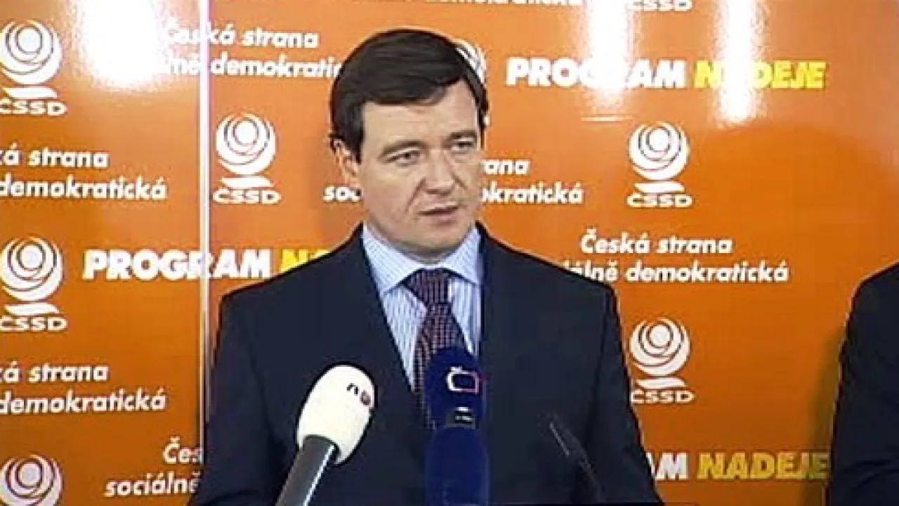 Rath varoval školy před volbami nanečisto, podle Bendla se bojí — ČT24 ...