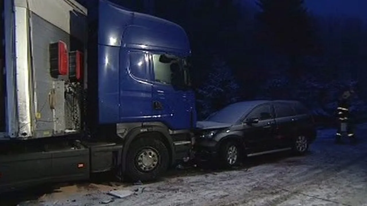 Nehoda na D1 zkomplikovala provoz u Větrného Jeníkova — ČT24 — Česká televize