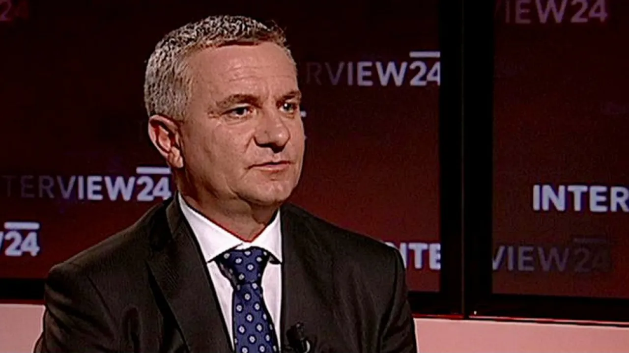 Zemanovci sehnali 100 tisíc podpisů pro přímou volbu prezidenta — ČT24 ...