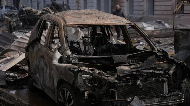 Ruské rakety v Sumách zabily přes třicet lidí — ČT24 — Česká televize