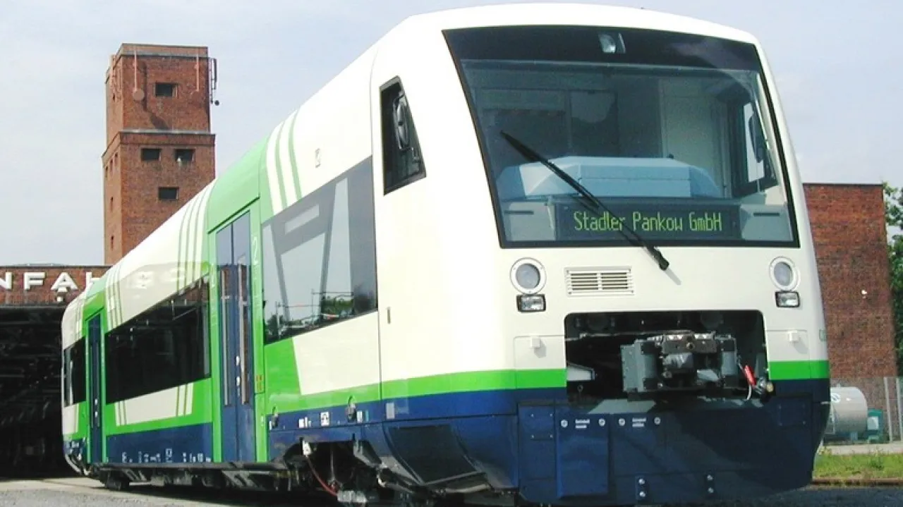 Stadler dodá nové motoráky pro ČD — ČT24 — Česká televize