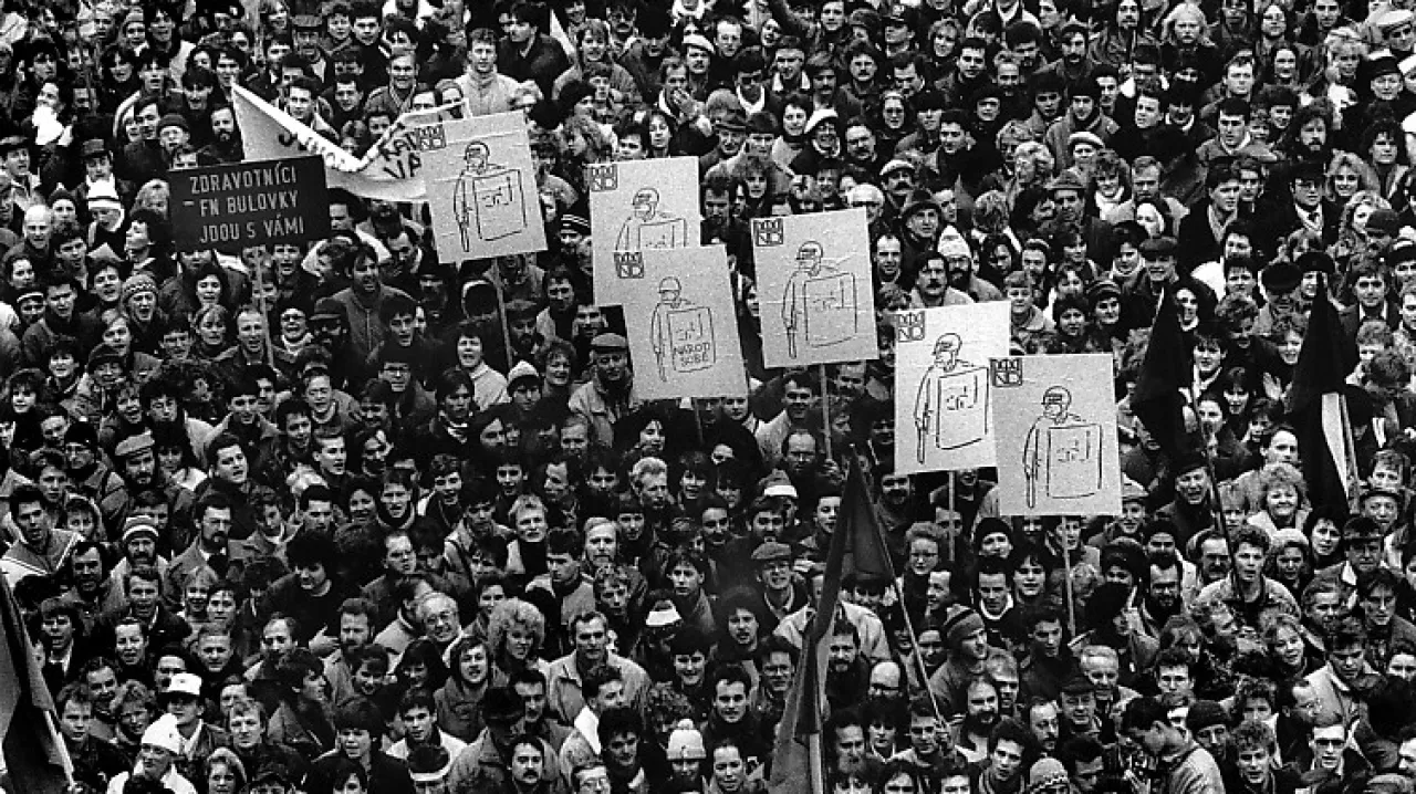 Sametová revoluce začala v Ostravě až 20. listopadu — ČT24 — Česká televize