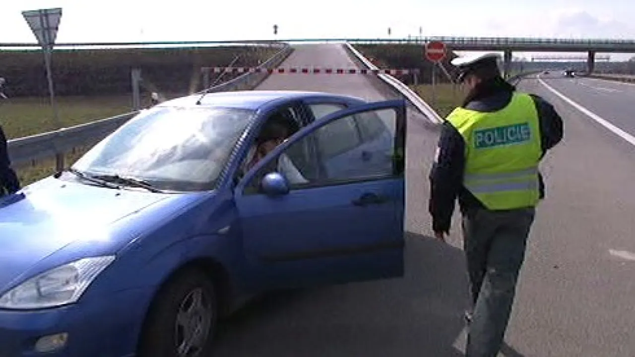 Bodový systém funguje čtyři roky, možná pomohl snížit počet mrtvých — ČT24 — Česká televize