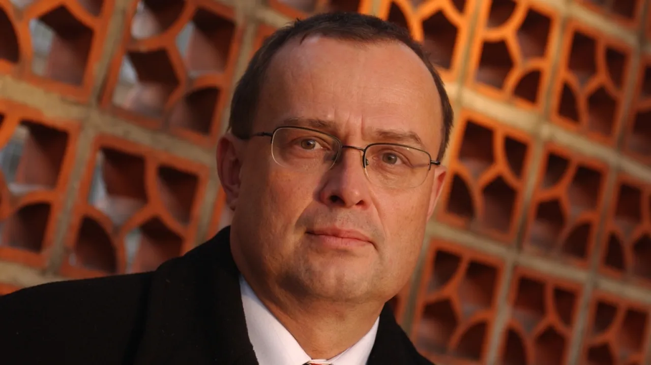 V čele České lékarnické komory opět stojí Chudoba — ČT24 — Česká televize
