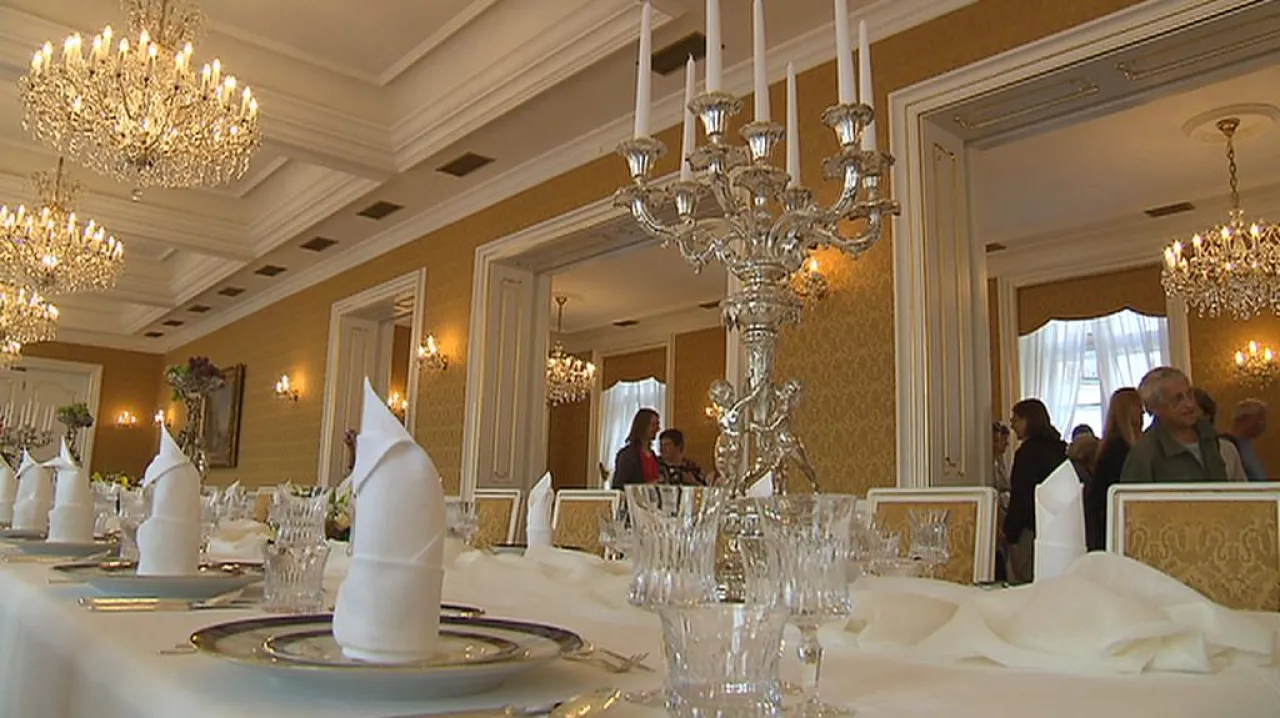 Lidé se mohli poprvé podívat do Lichtenštejnského paláce — ČT24 — Česká ...
